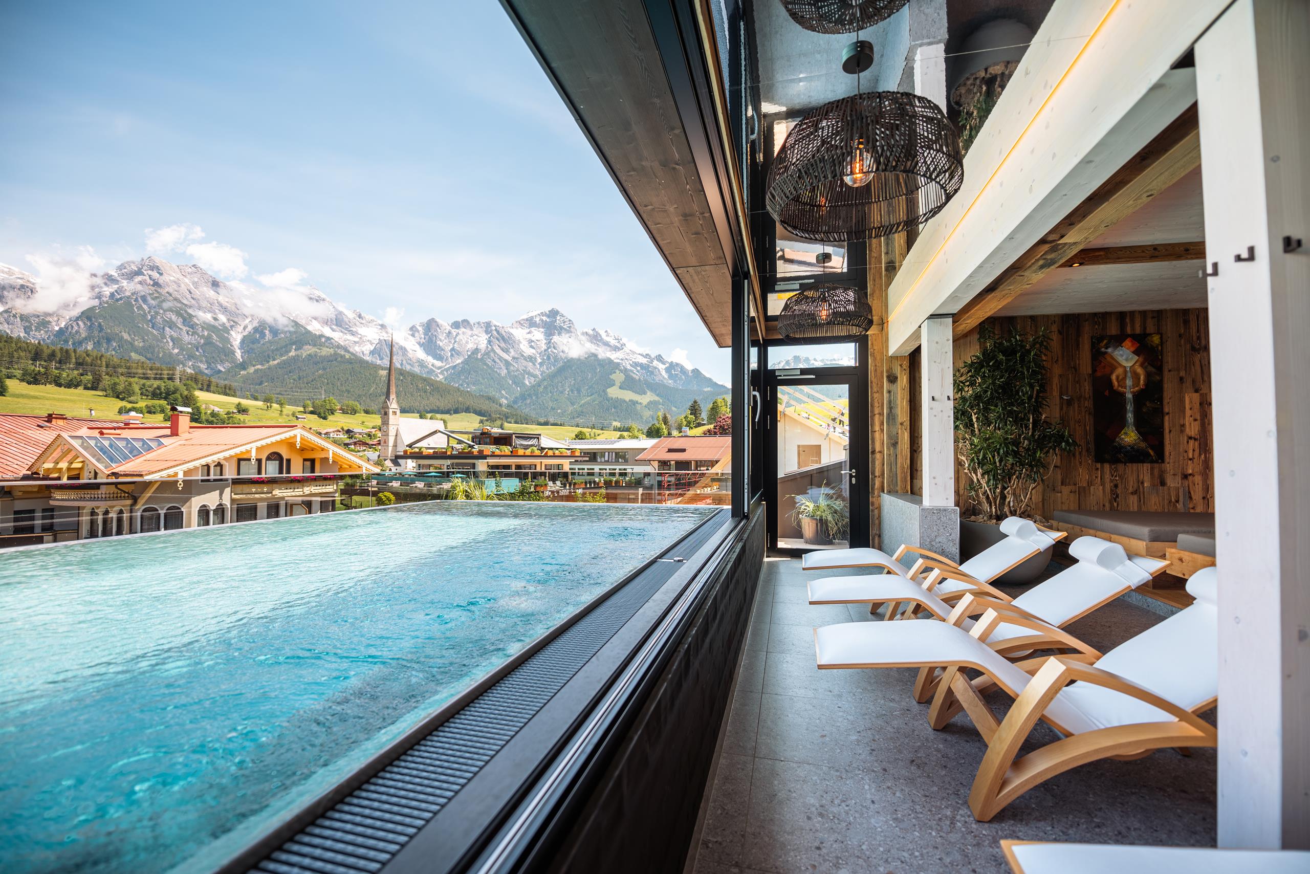 Infinity Pool | Hotel Lohningerhof in Maria Alm